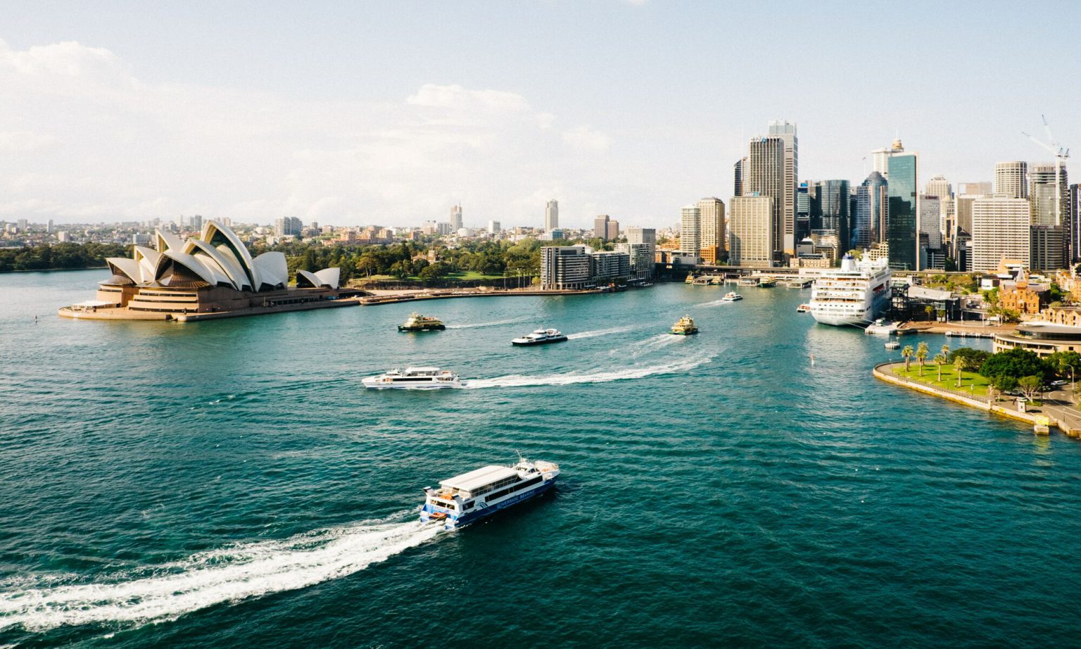 Advantages and disadvantages of living in Australia - Immigration ...